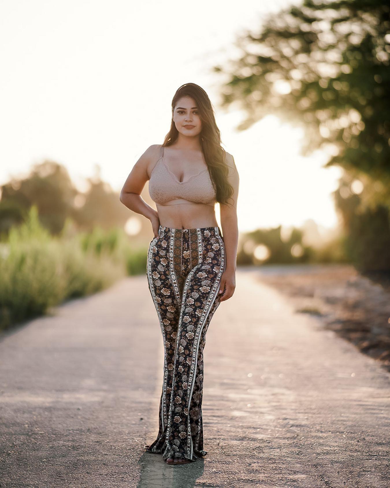 Bra and flares | Scrolller