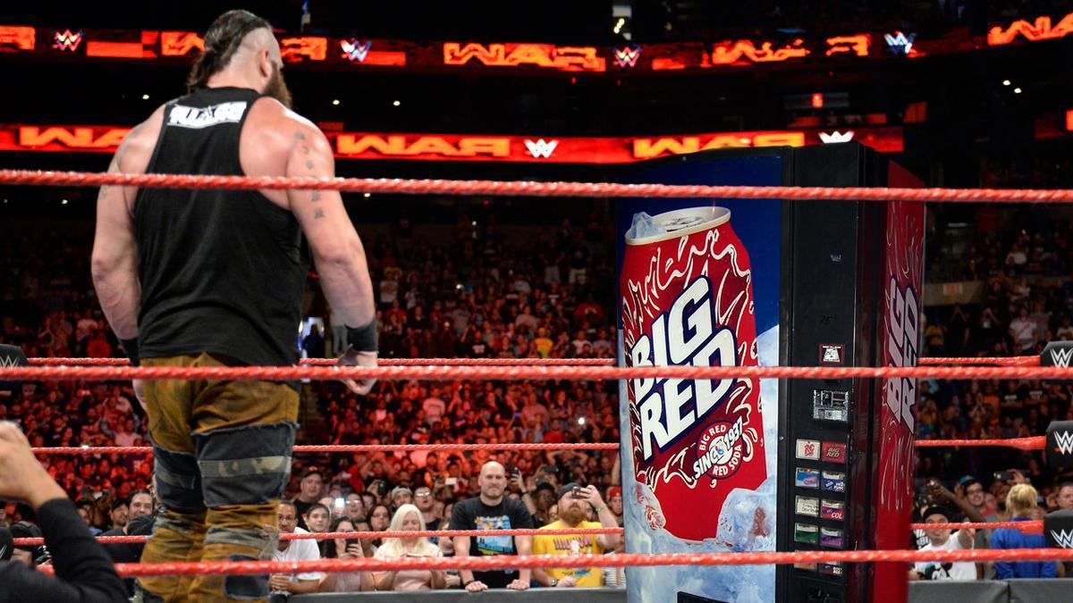 Braun Strowman vs The Big Red Machine | Scrolller