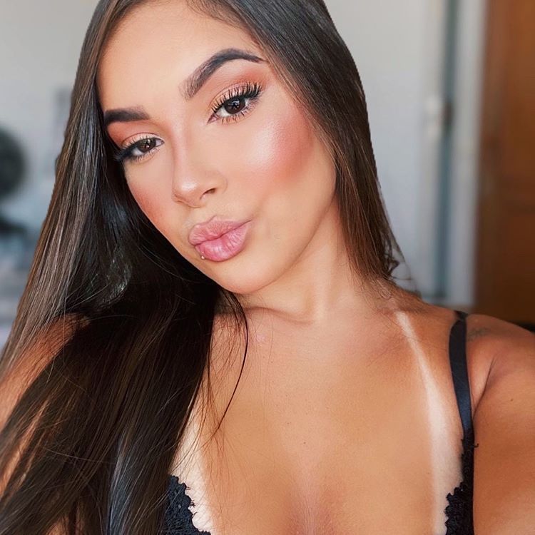 Brunette pouting | Scrolller