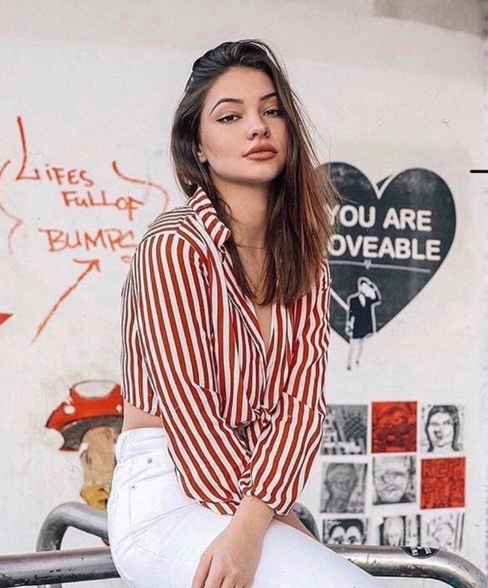 Brown hair | Scrolller