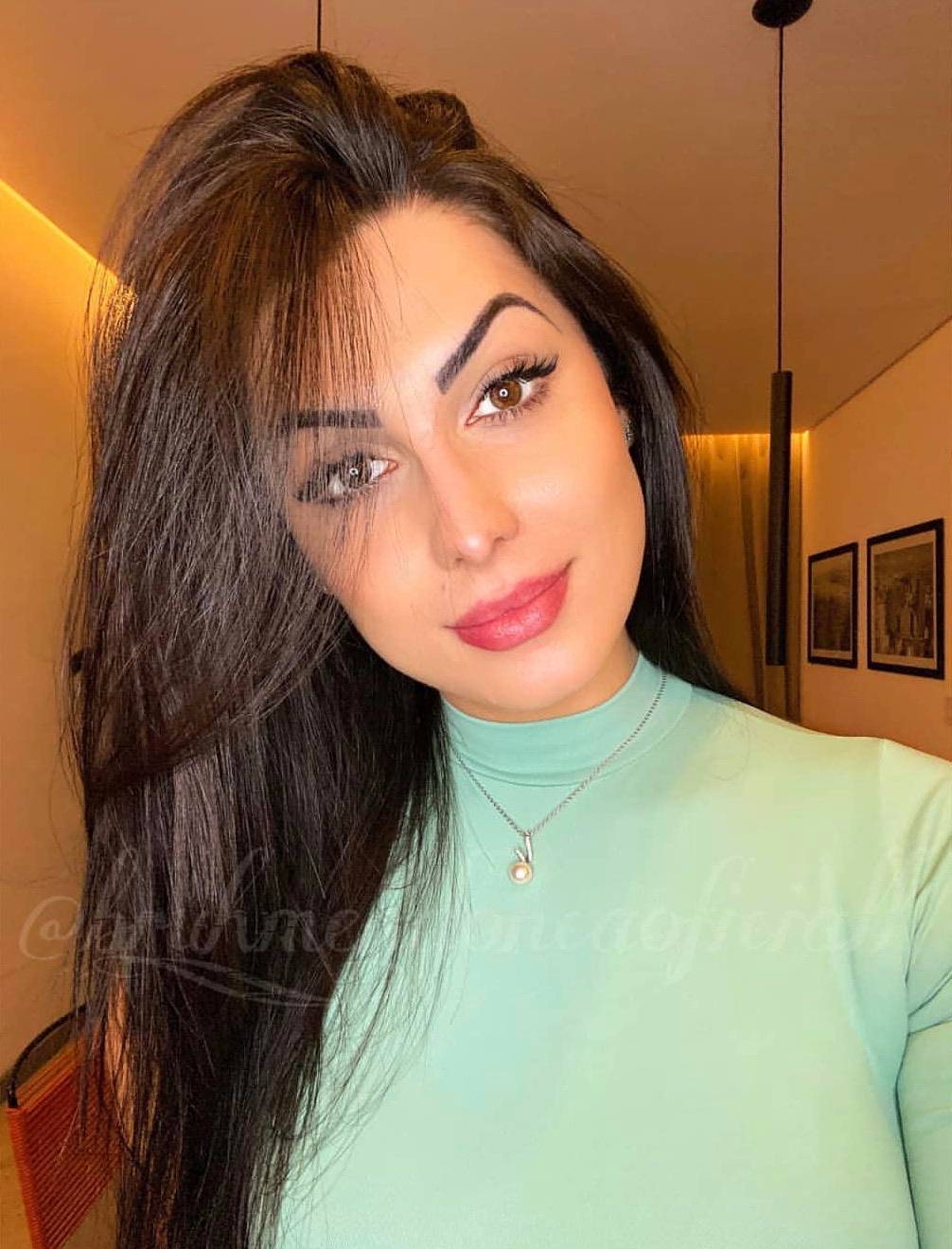 Bruna Mendonca | Scrolller