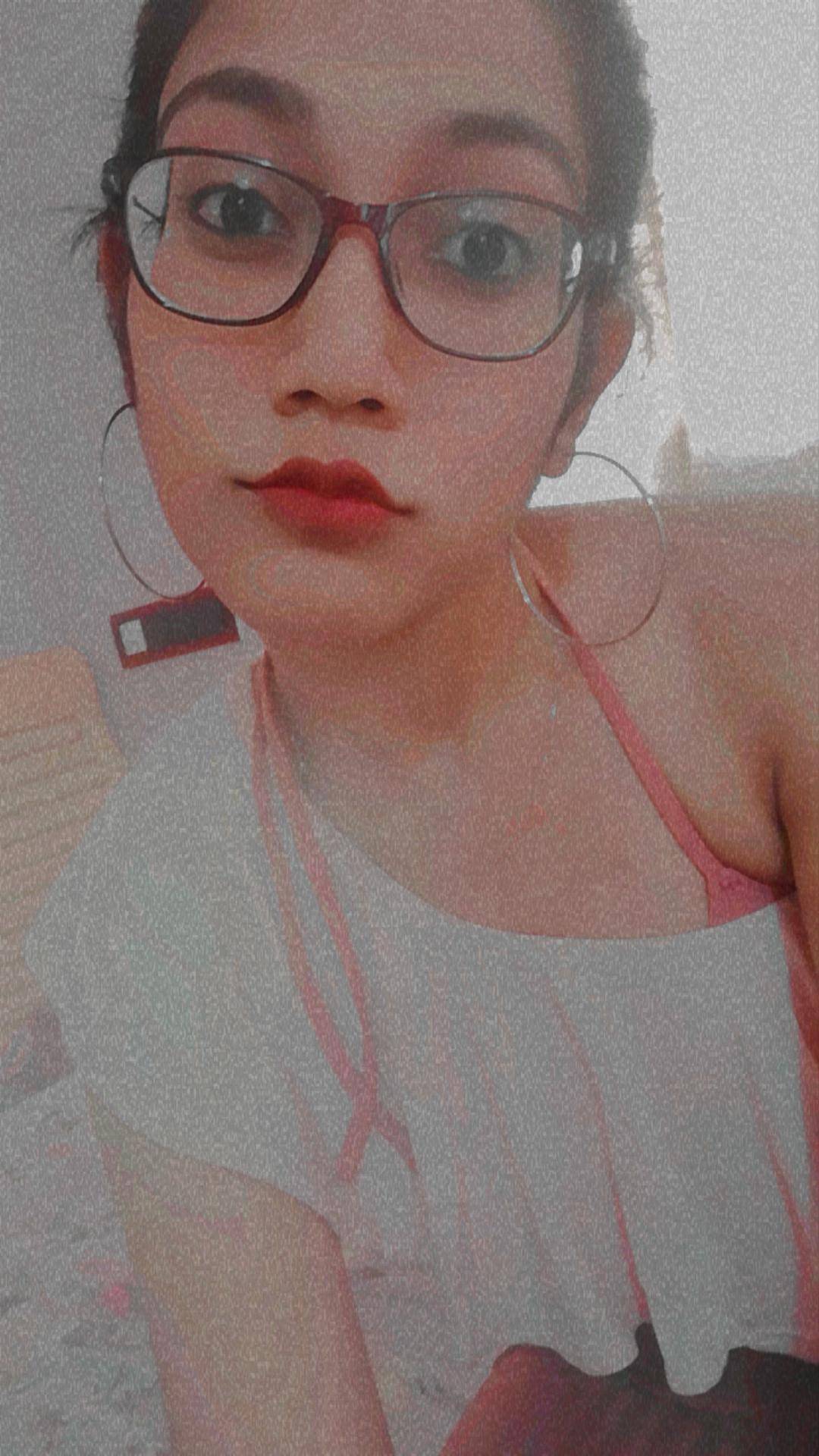 Brunch Date (24 F) | Scrolller