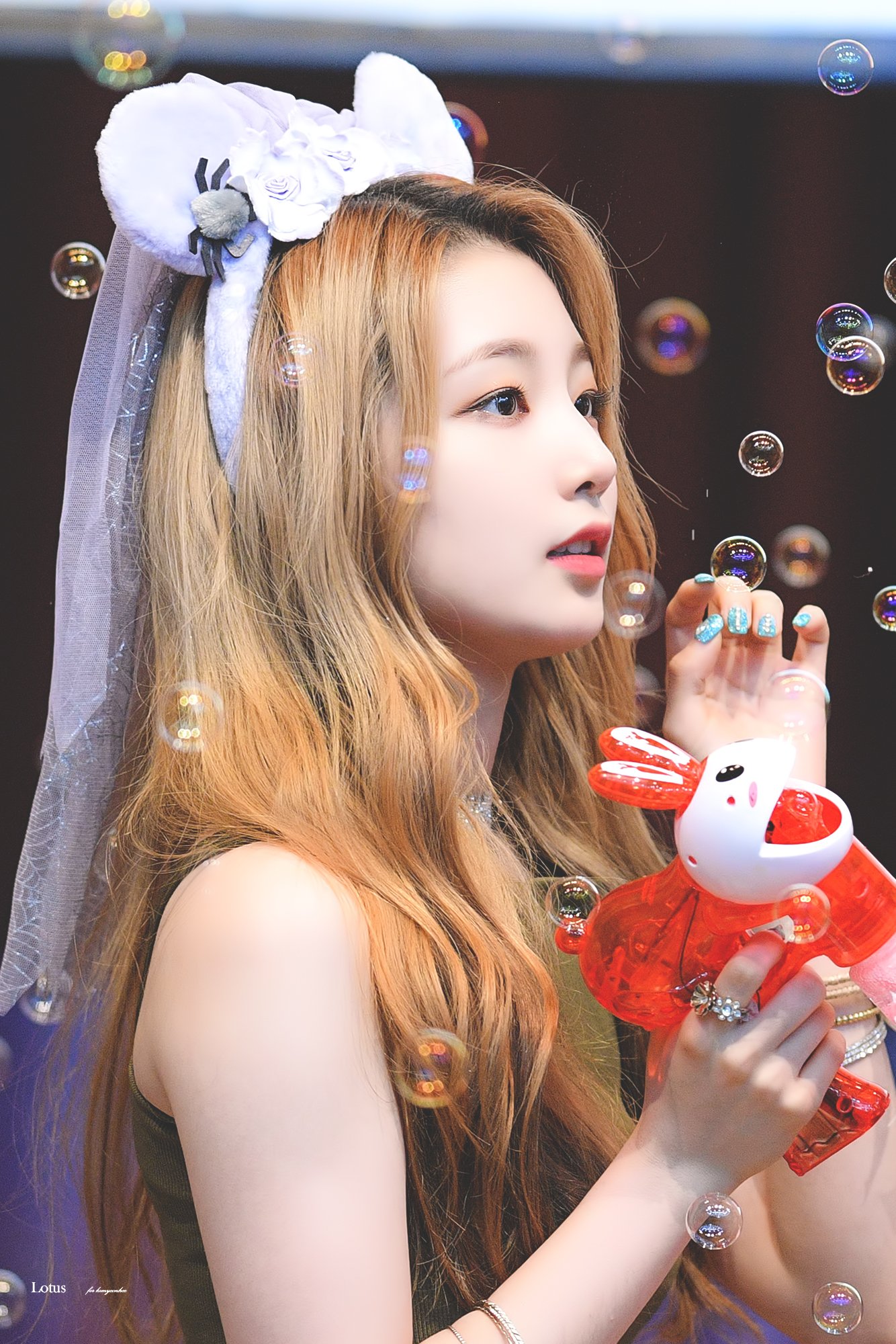 Bubble cleric Yeonhee | Scrolller