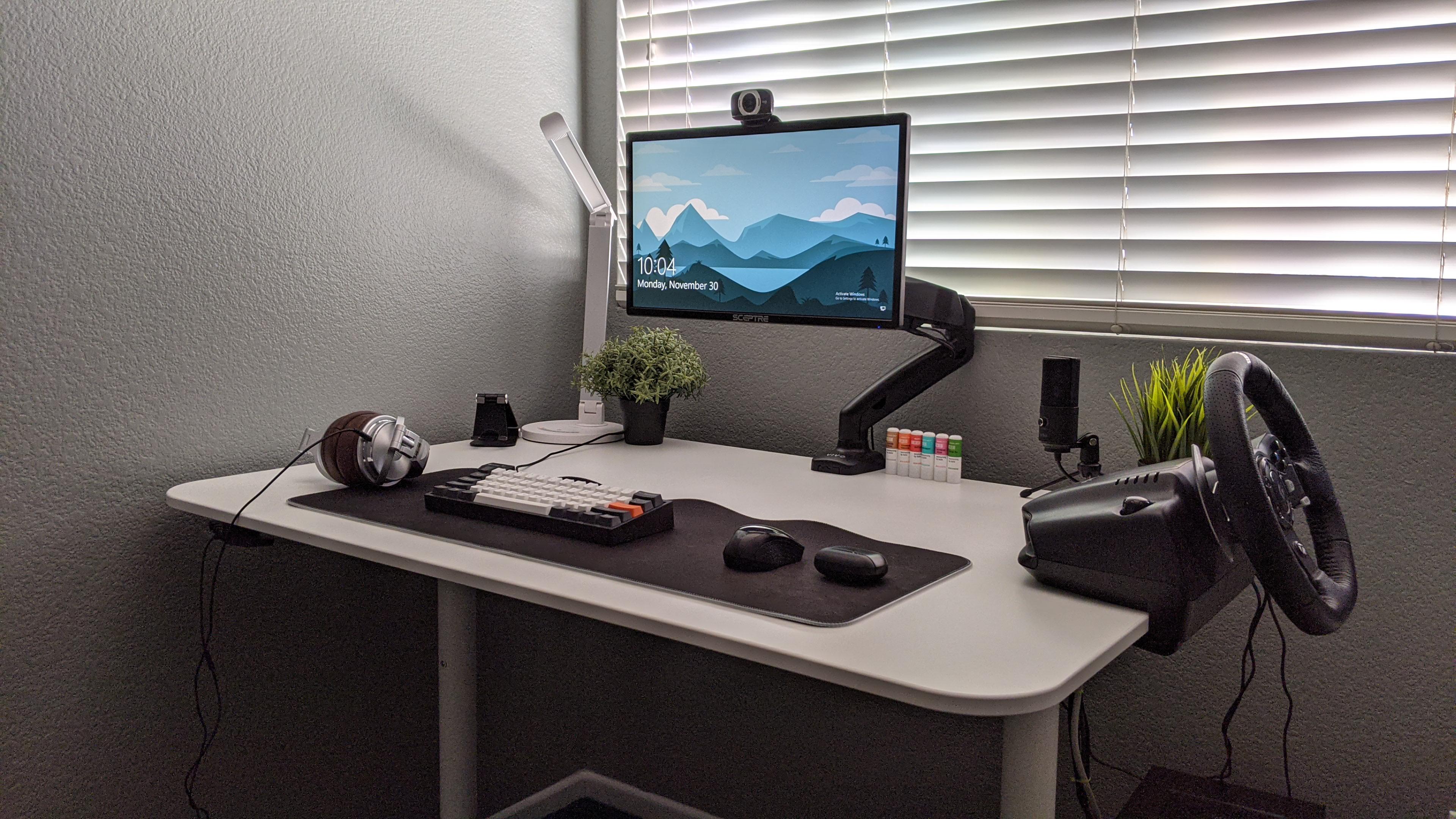 Budget Minimal Student Setup (More info in comments) | Scrolller