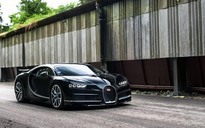 Bugatti Chiron | Scrolller