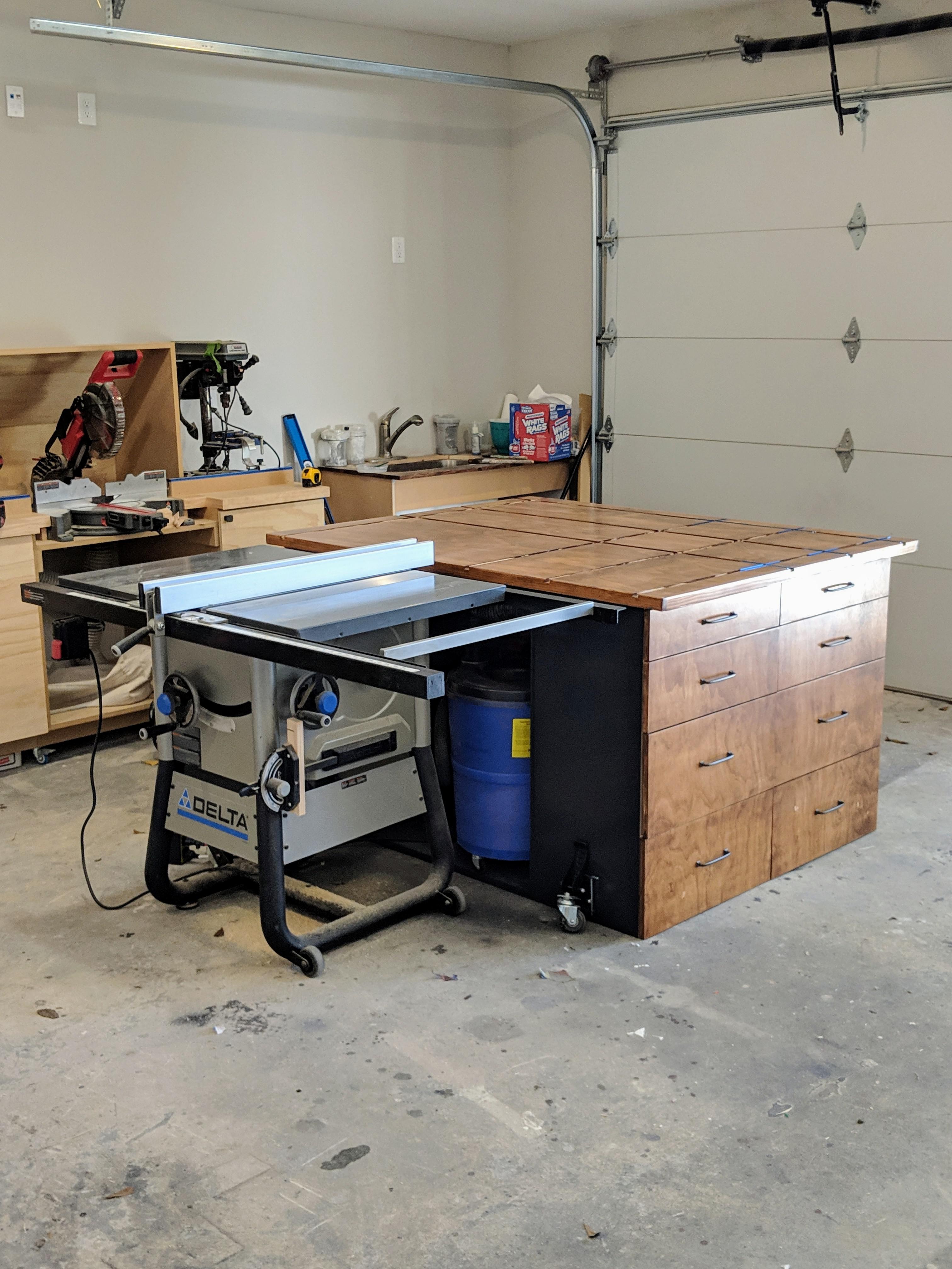 Built my Outfeed Table one year ago today | Info in comments section | Scrolller