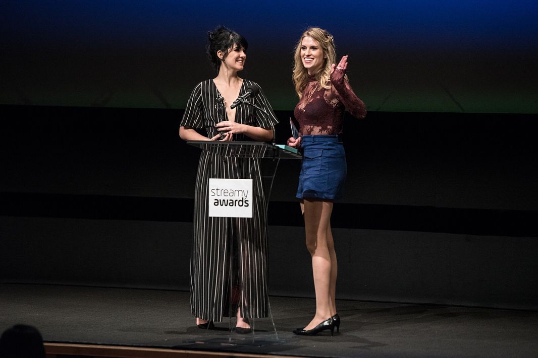 Bumblebee Accepts The Streamy Award | Scrolller