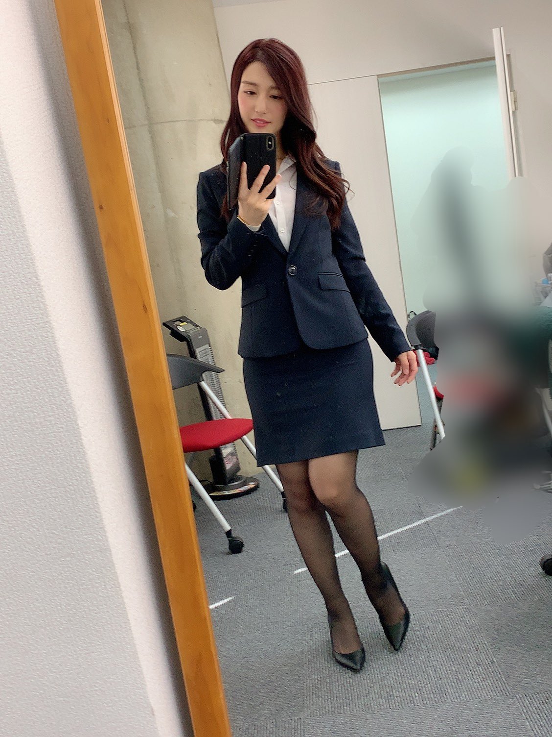 Business Iori Kogawa | Scrolller