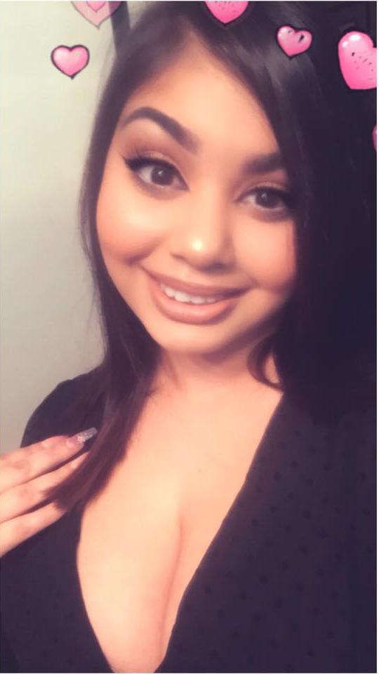 Busty babe | Scrolller