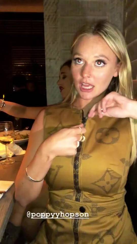 Titfuck Worthy Scrolller