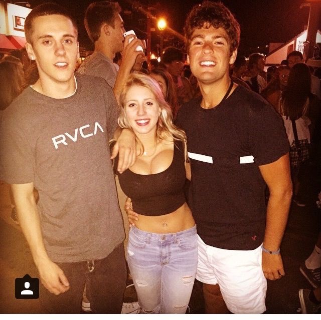 Busty Crop top | Scrolller