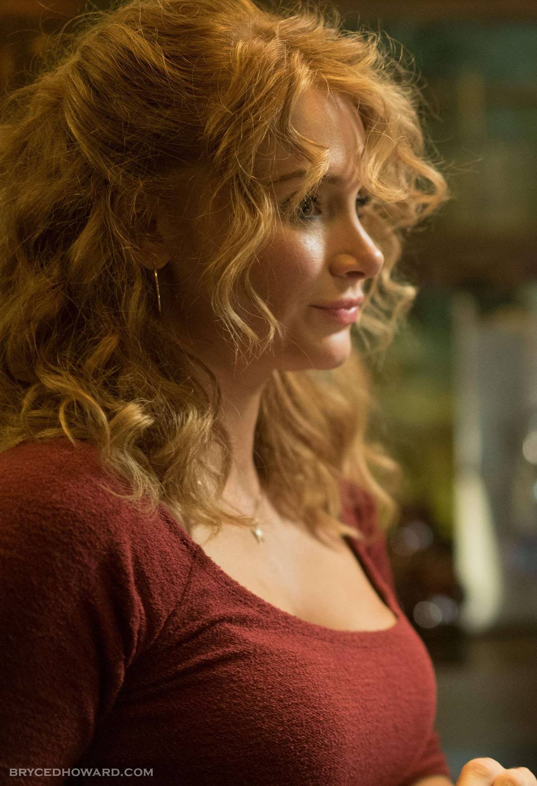 Busty in Gold | Scrolller