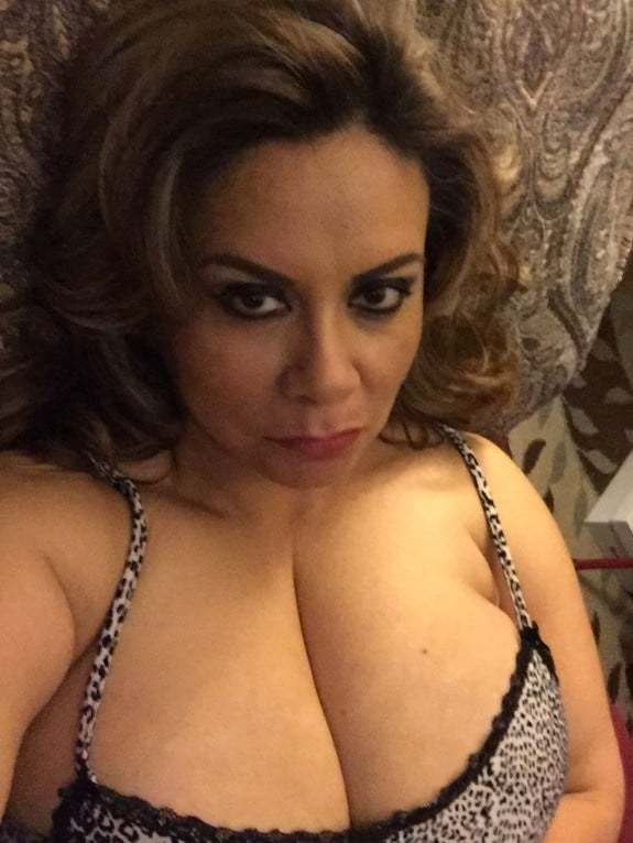 Busty Latina | Scrolller