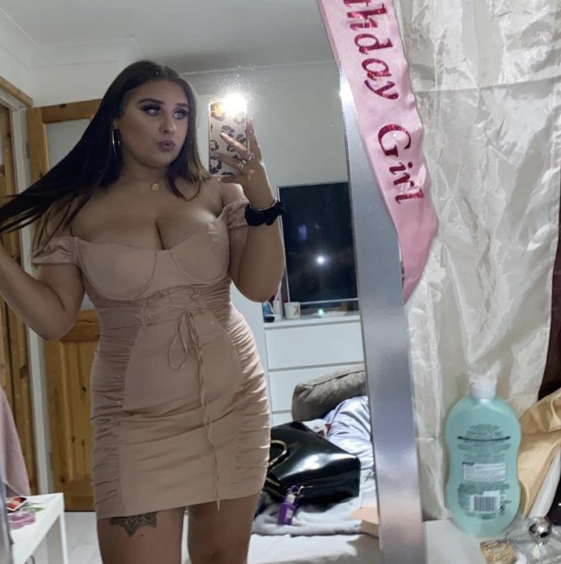 busty thicc chav | Scrolller