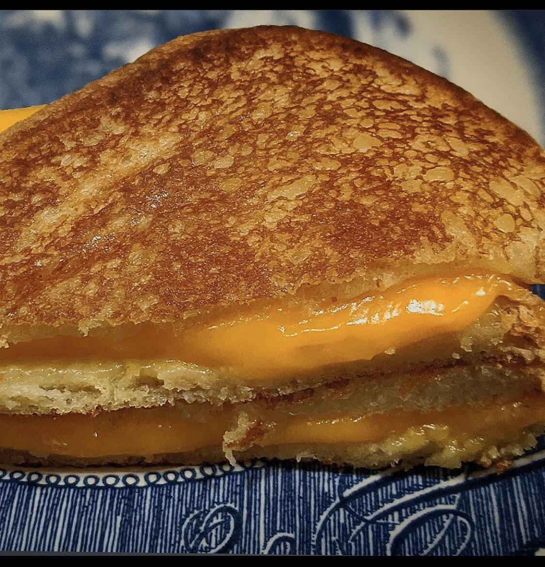 Butter grilled cheese | Scrolller