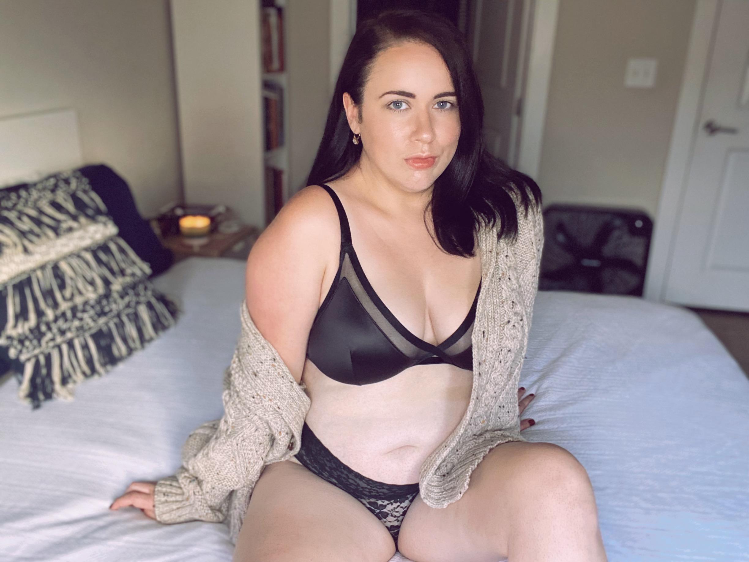 Button out and ready for snuggles. | Scrolller