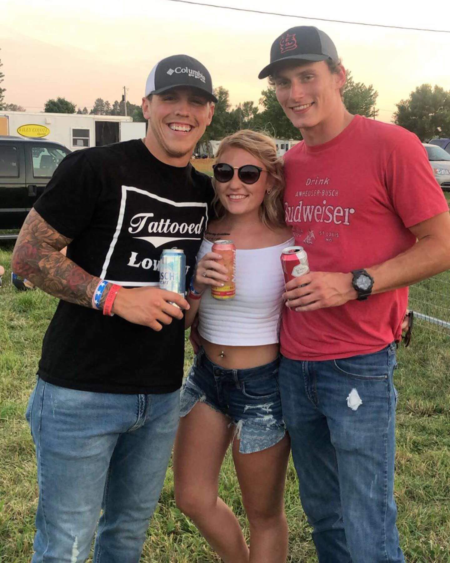 Can someone cap me and my 2 brothers? | Scrolller