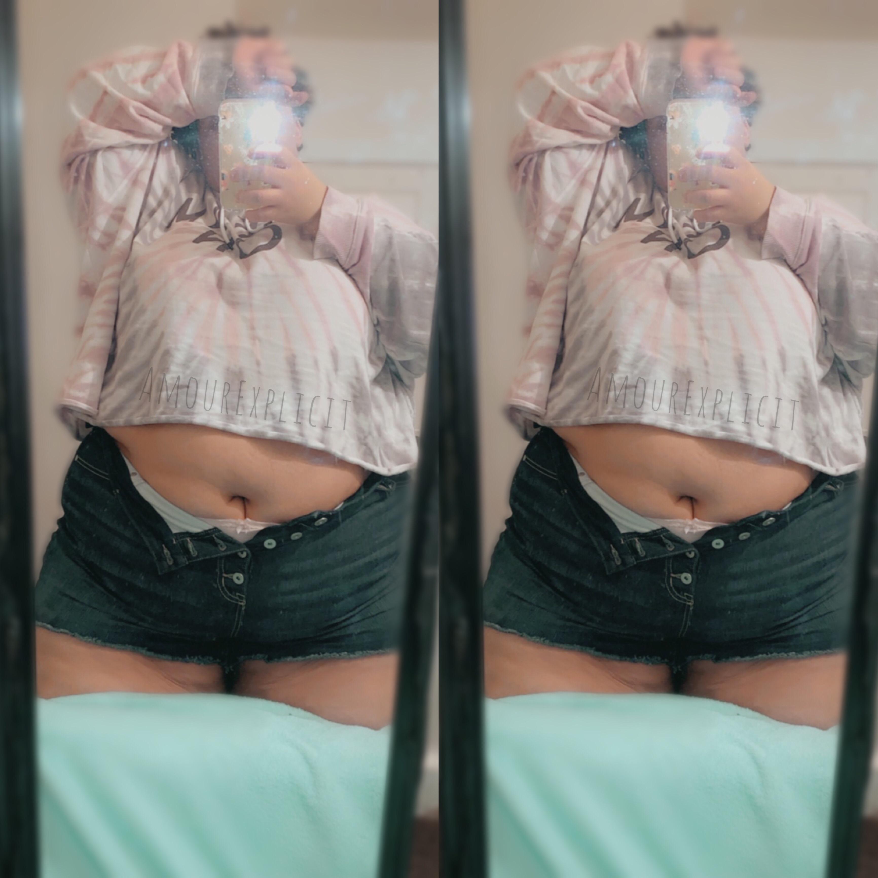 Like my tummy? | Scrolller