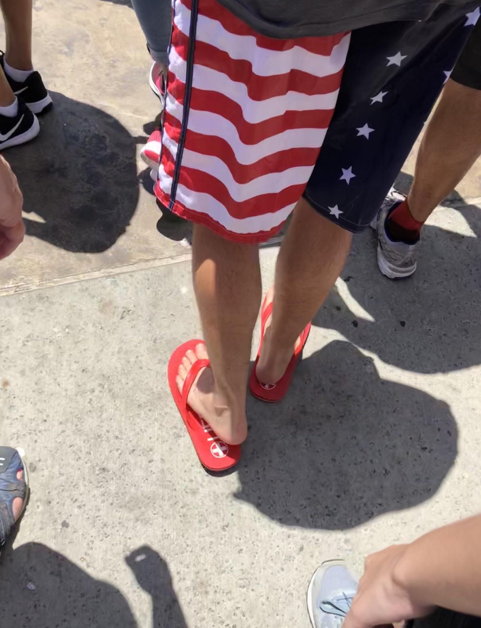 Candid feet | Scrolller