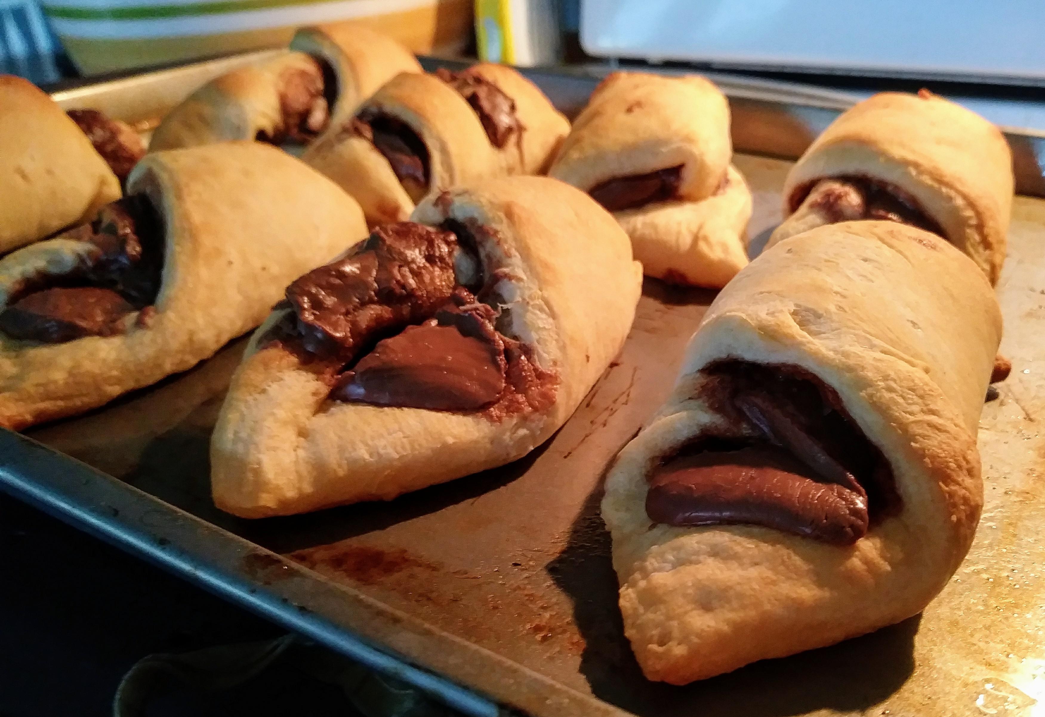 Canned crescent rolls filled with some knock-off nutella | Scrolller