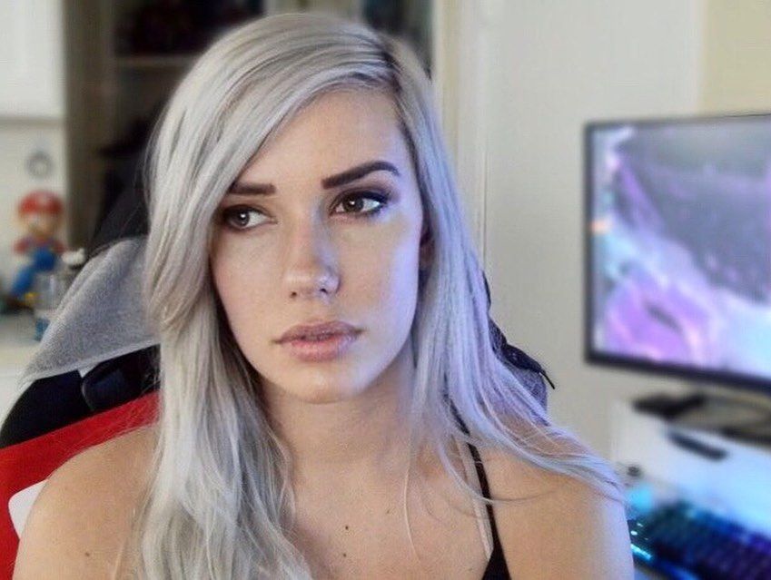 Capturing The Perfect Moment | Scrolller