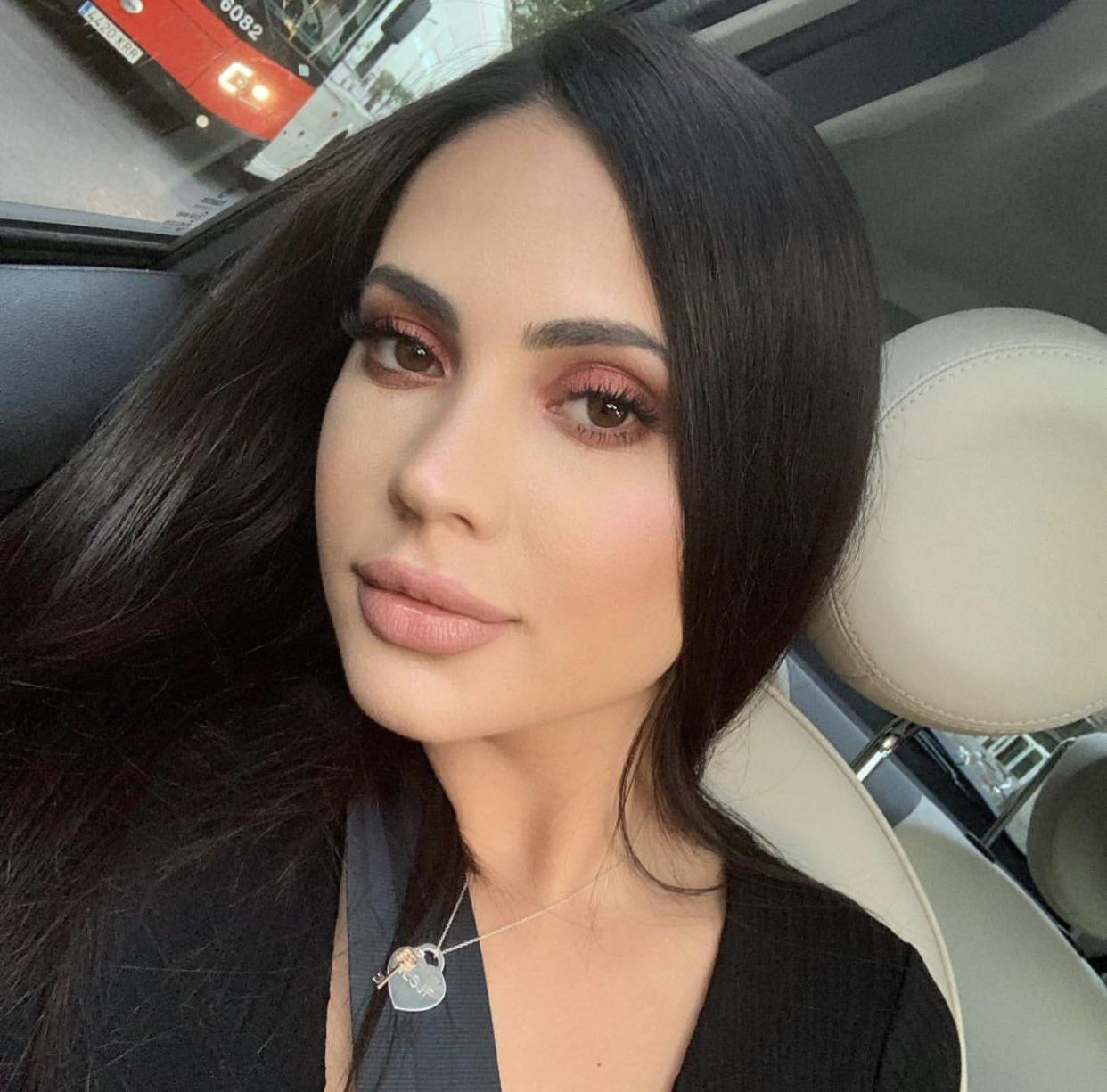 Car Selfie | Scrolller