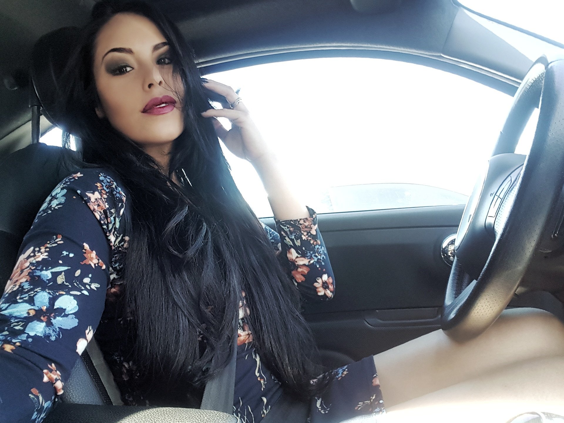 Car selfie | Scrolller