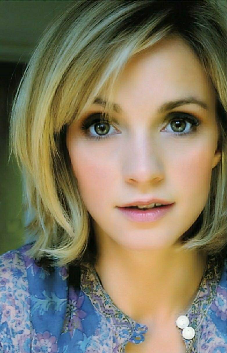 Cara Dillon | Scrolller