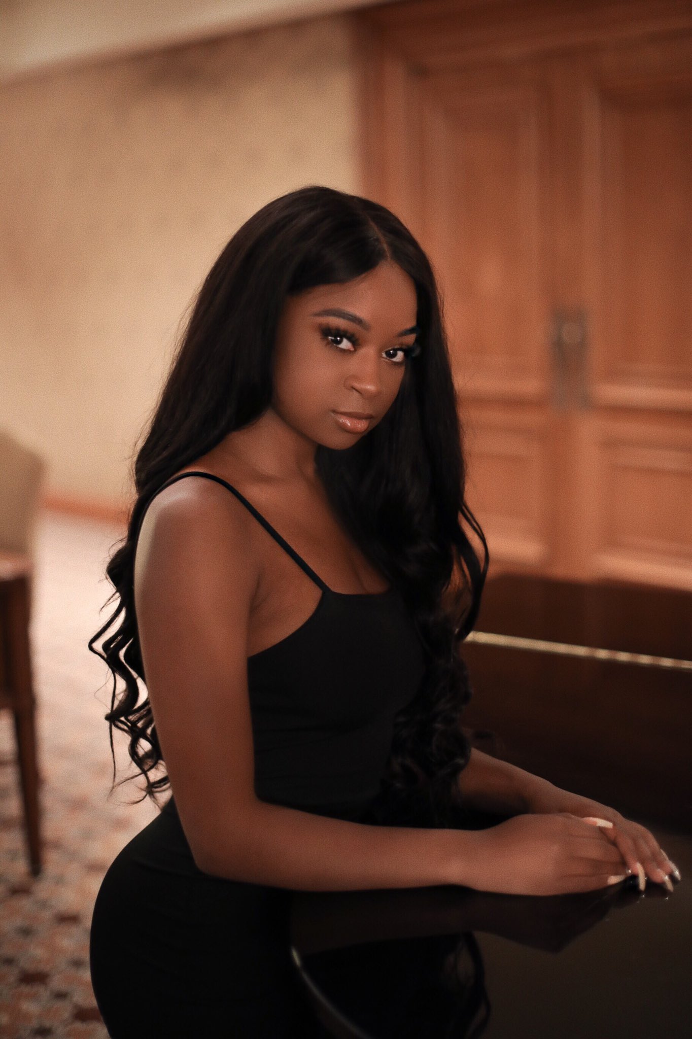 Cara Valentine | Scrolller