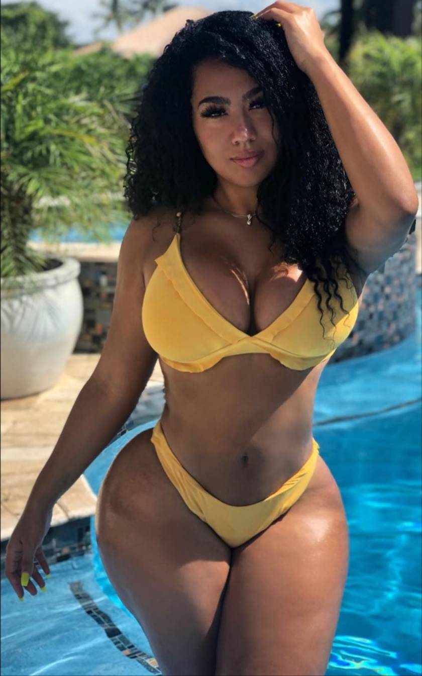 CaribbeanCurlss | Scrolller