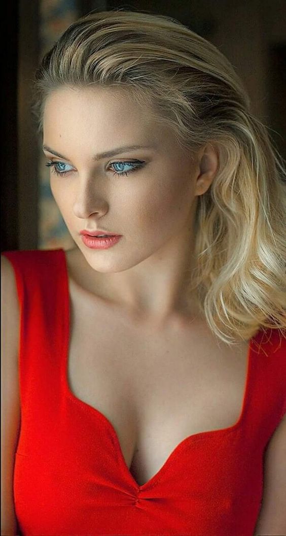 Carla Sonre | Scrolller