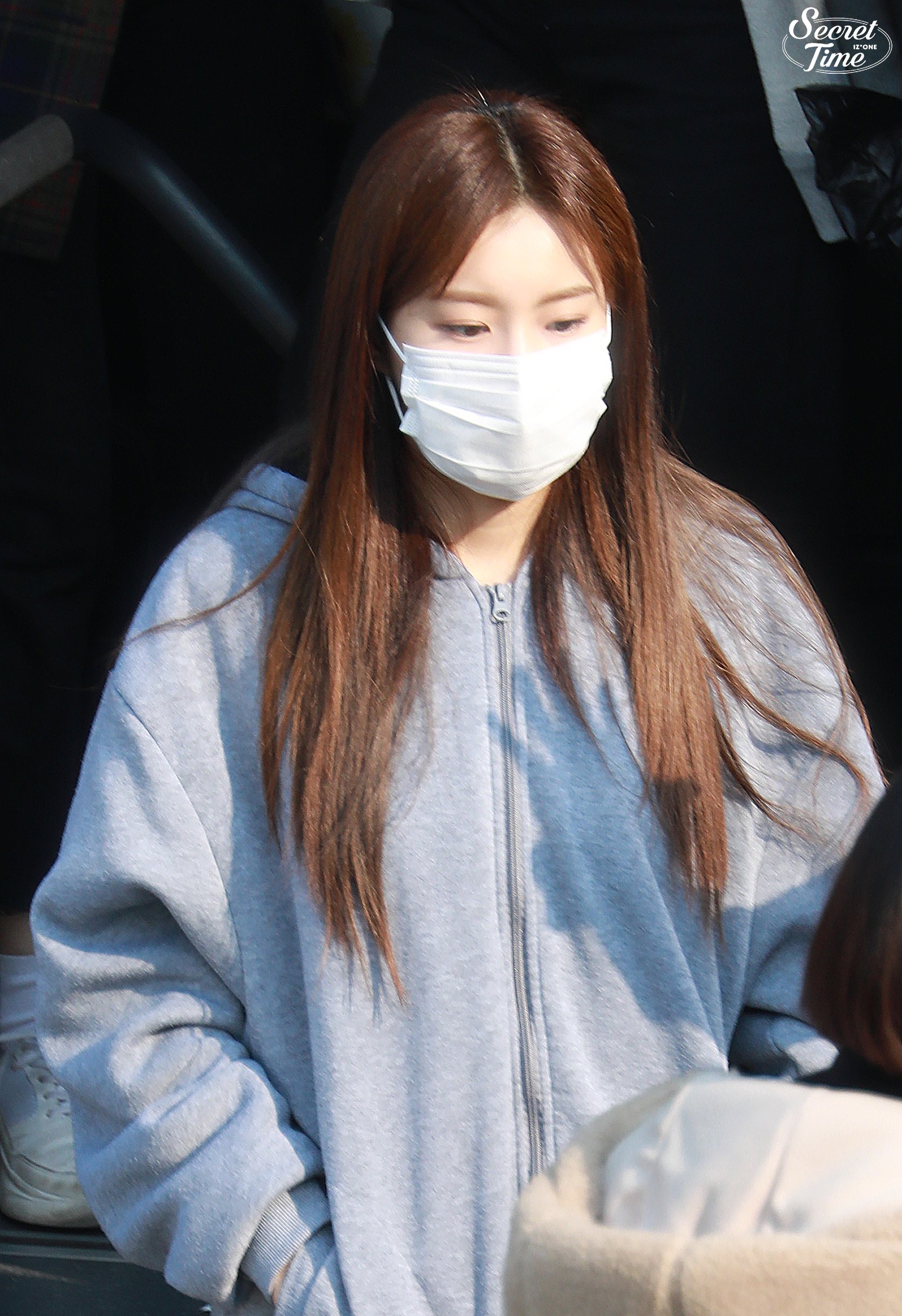 Casual Hyewon | Scrolller