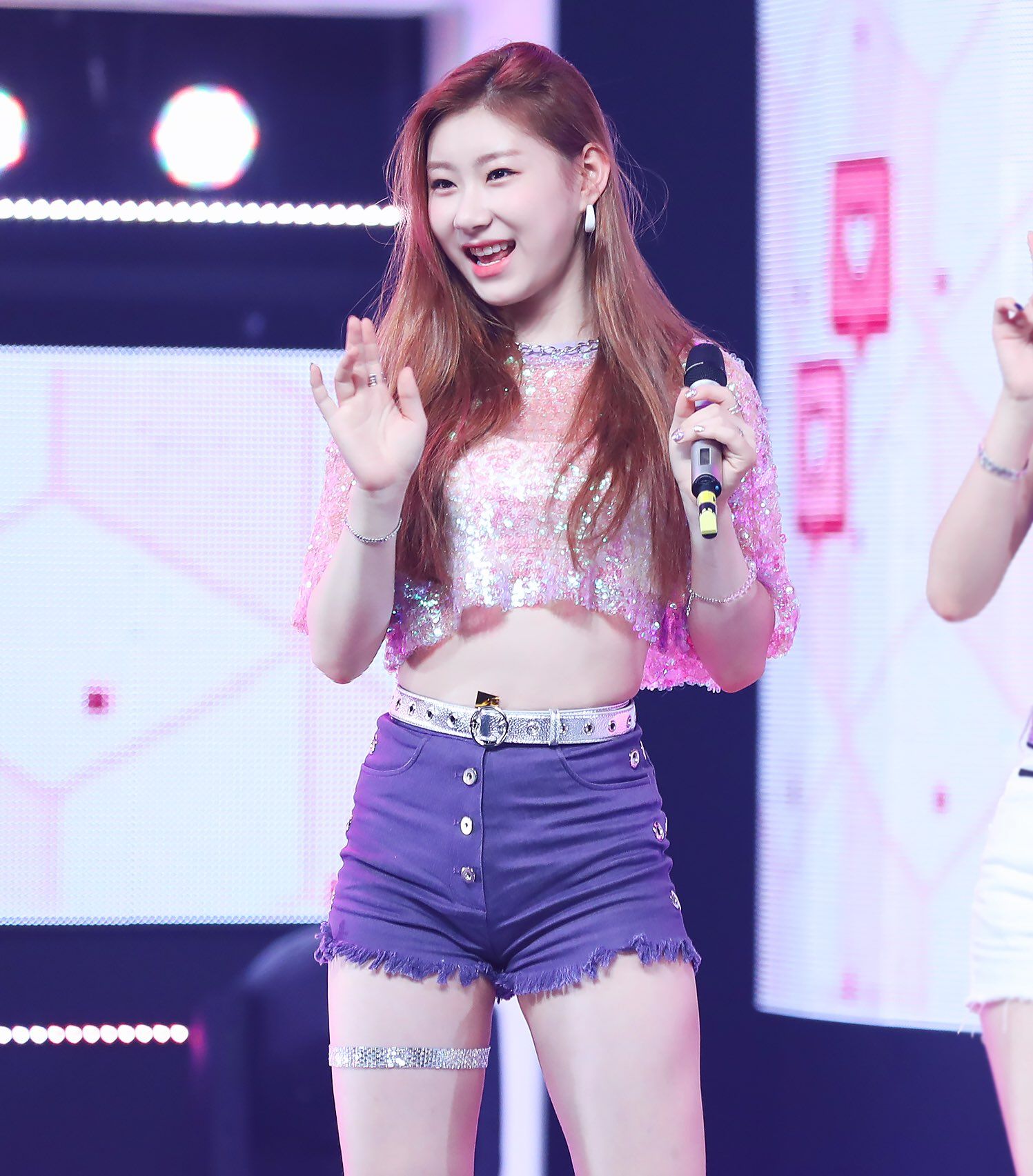 Chaeryeong | Scrolller