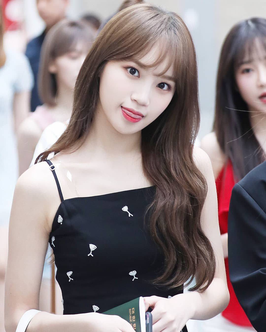 Chaewon | Scrolller