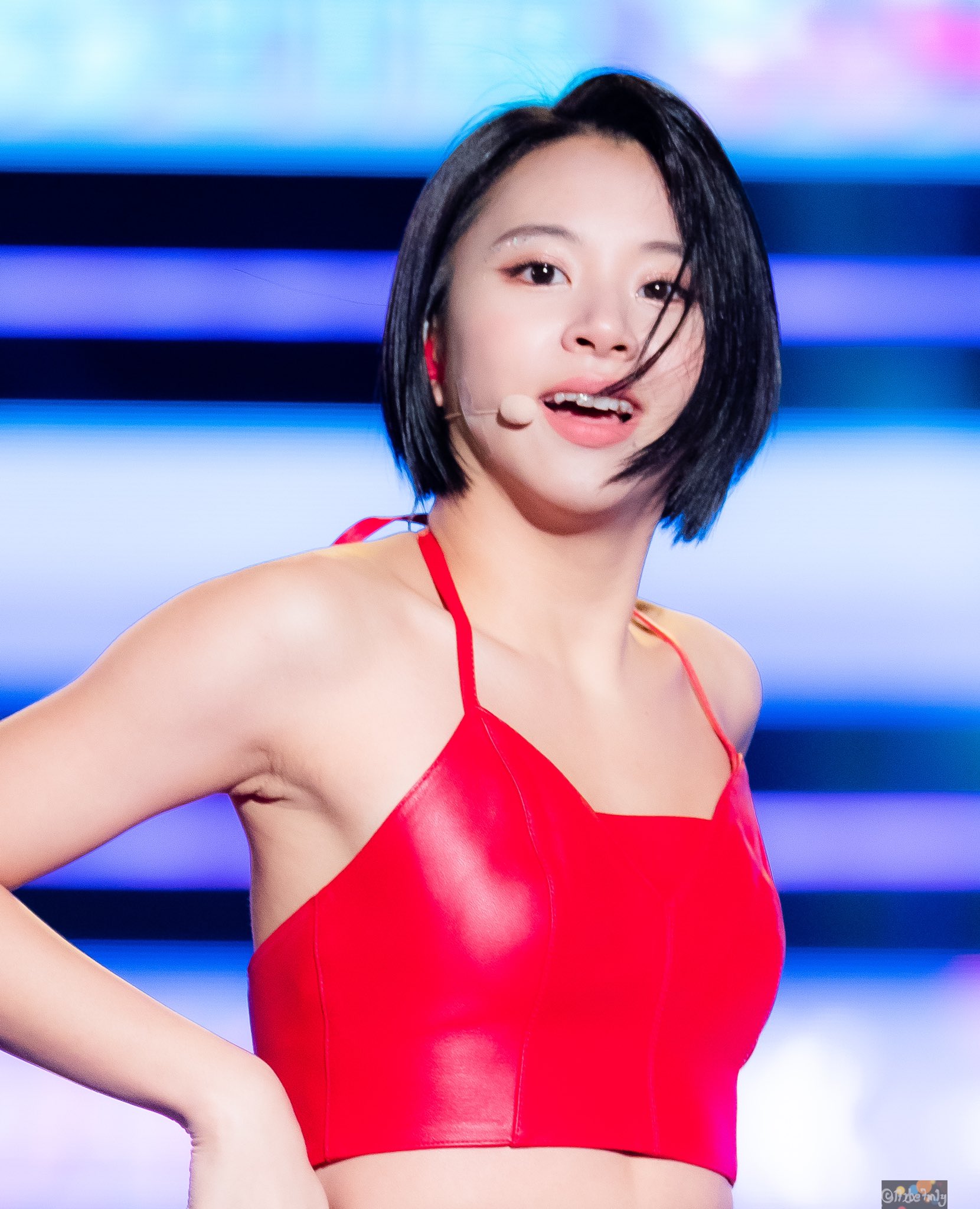Chaeyoung in a red top | Scrolller