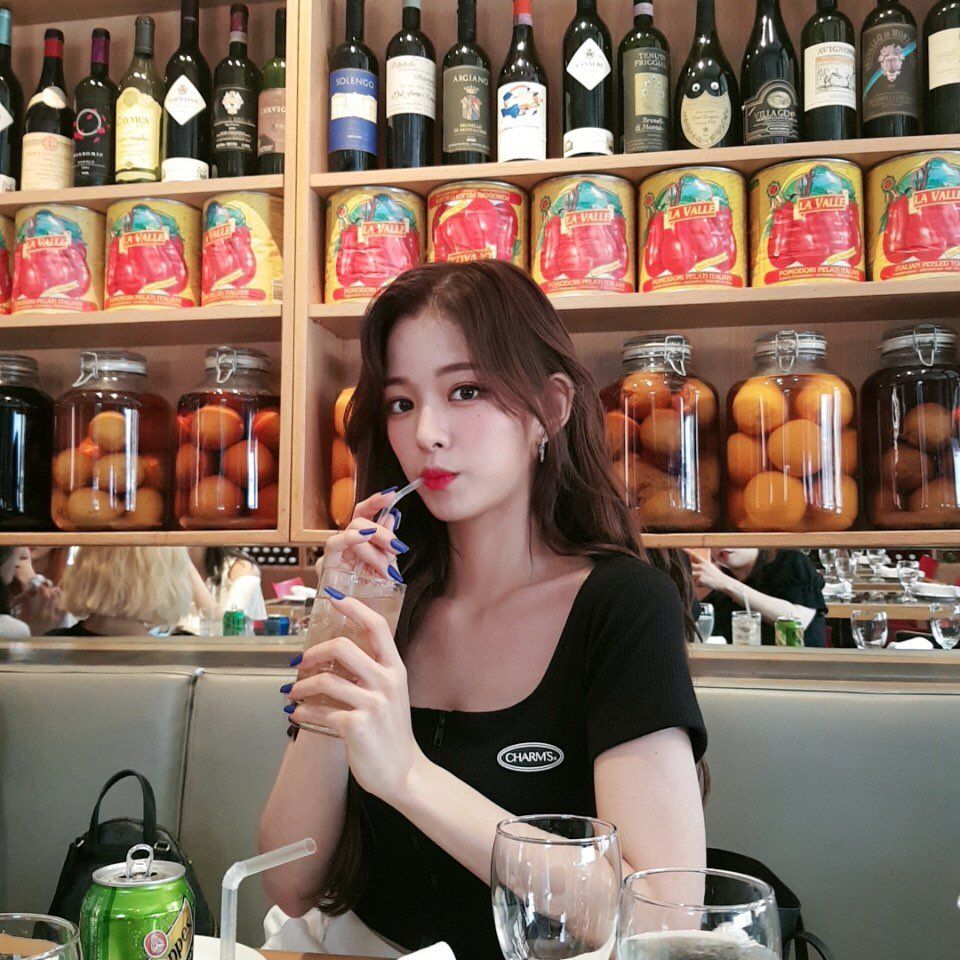 Chaeyoung sip | Scrolller