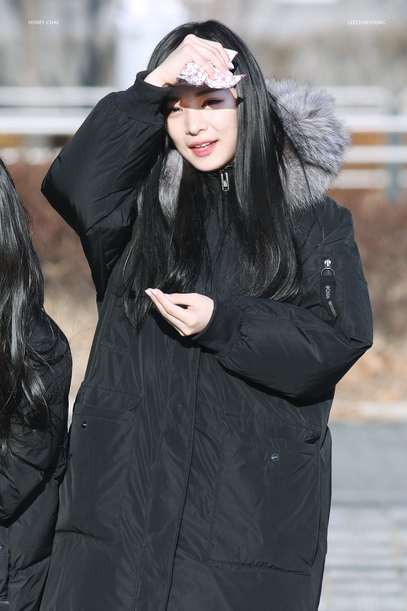 Chaeyoung's light problems | Scrolller