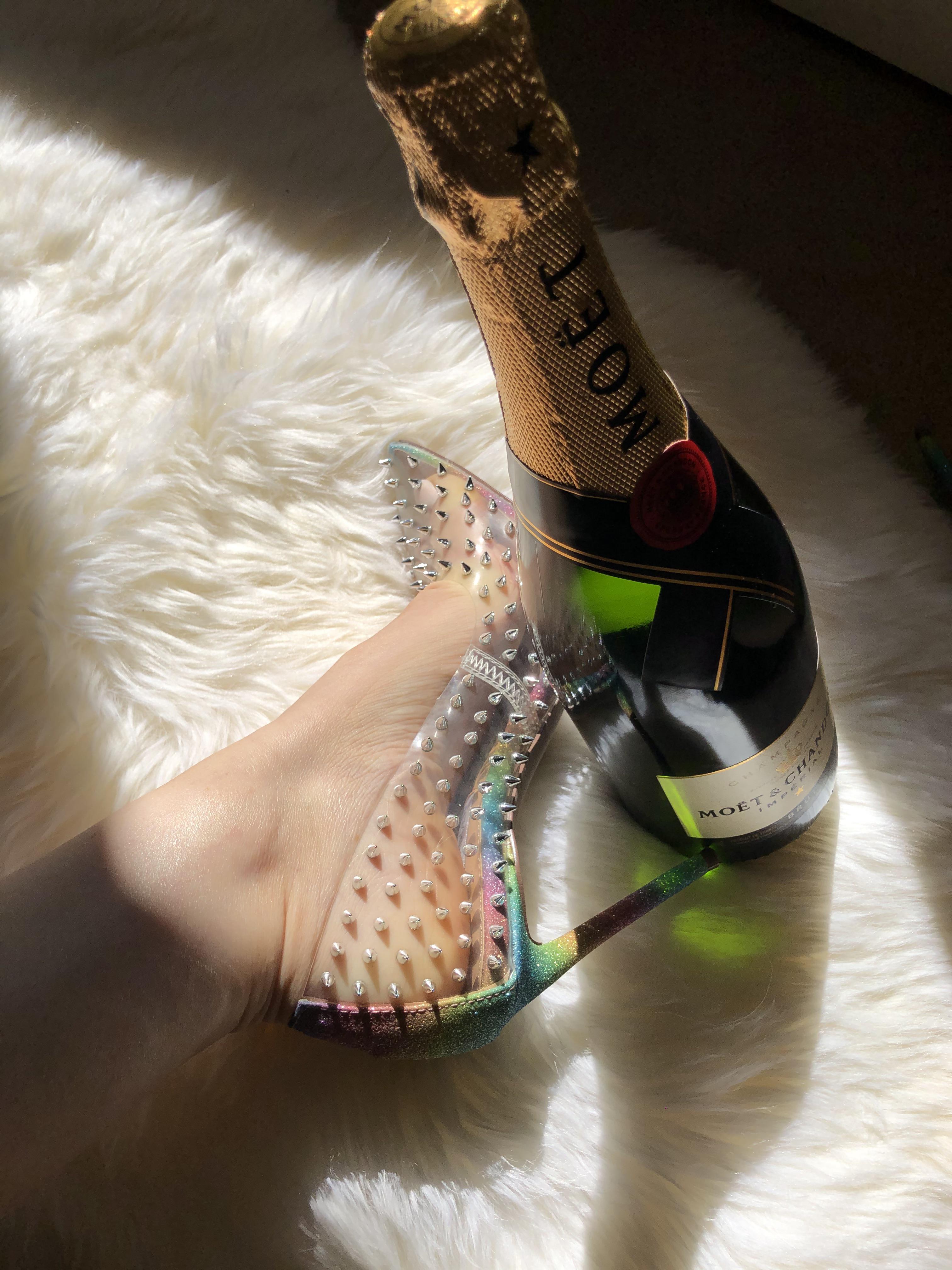 Champagne showers anyone? | Scrolller