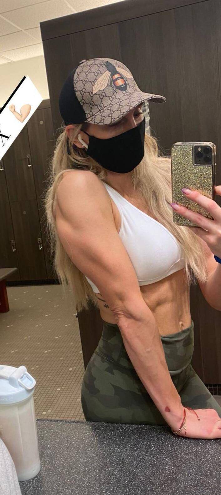 Charlotte Flair | Scrolller