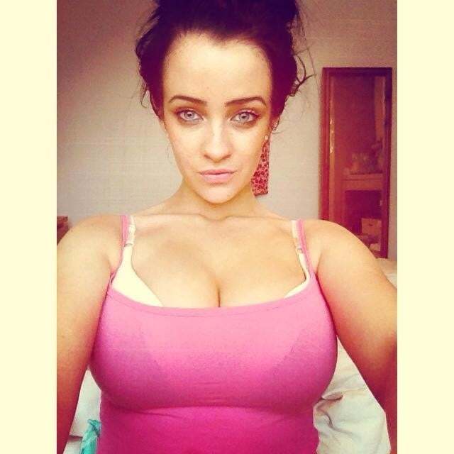 Chav babe Stacey | Scrolller