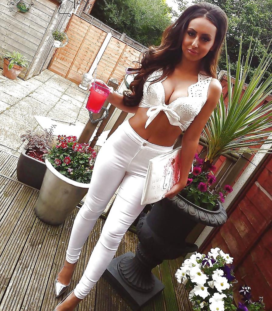 Chav bimbo | Scrolller