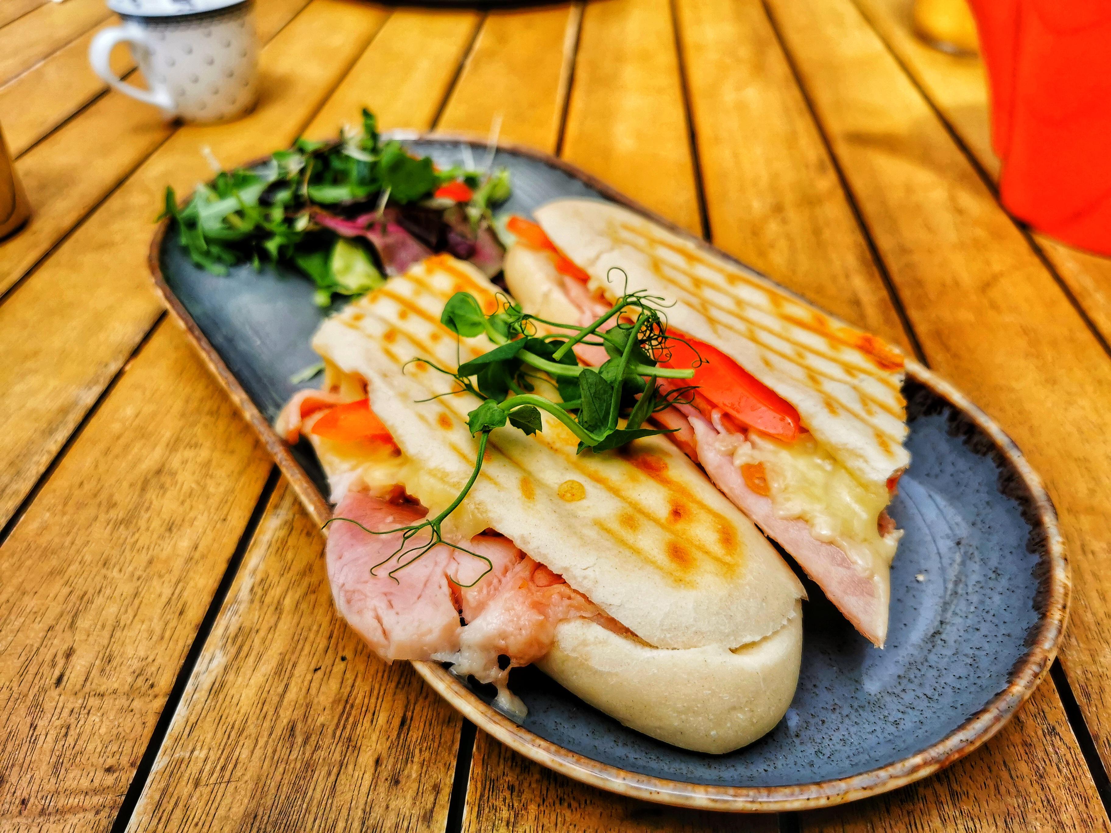 Cheddar cheese, ham & tomato panini | Scrolller