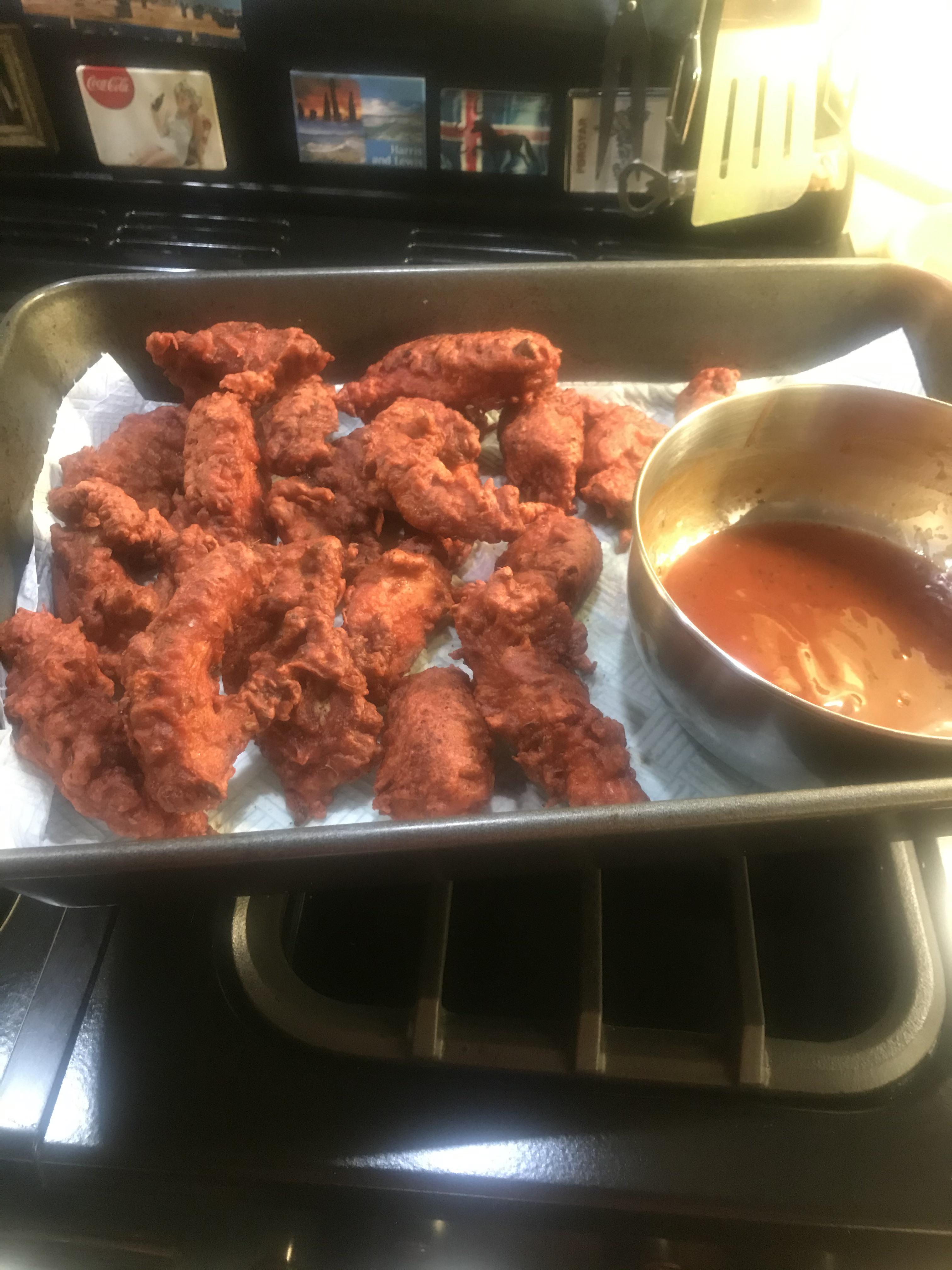 Chicken Pakora with spicy dipping sauce. | Scrolller