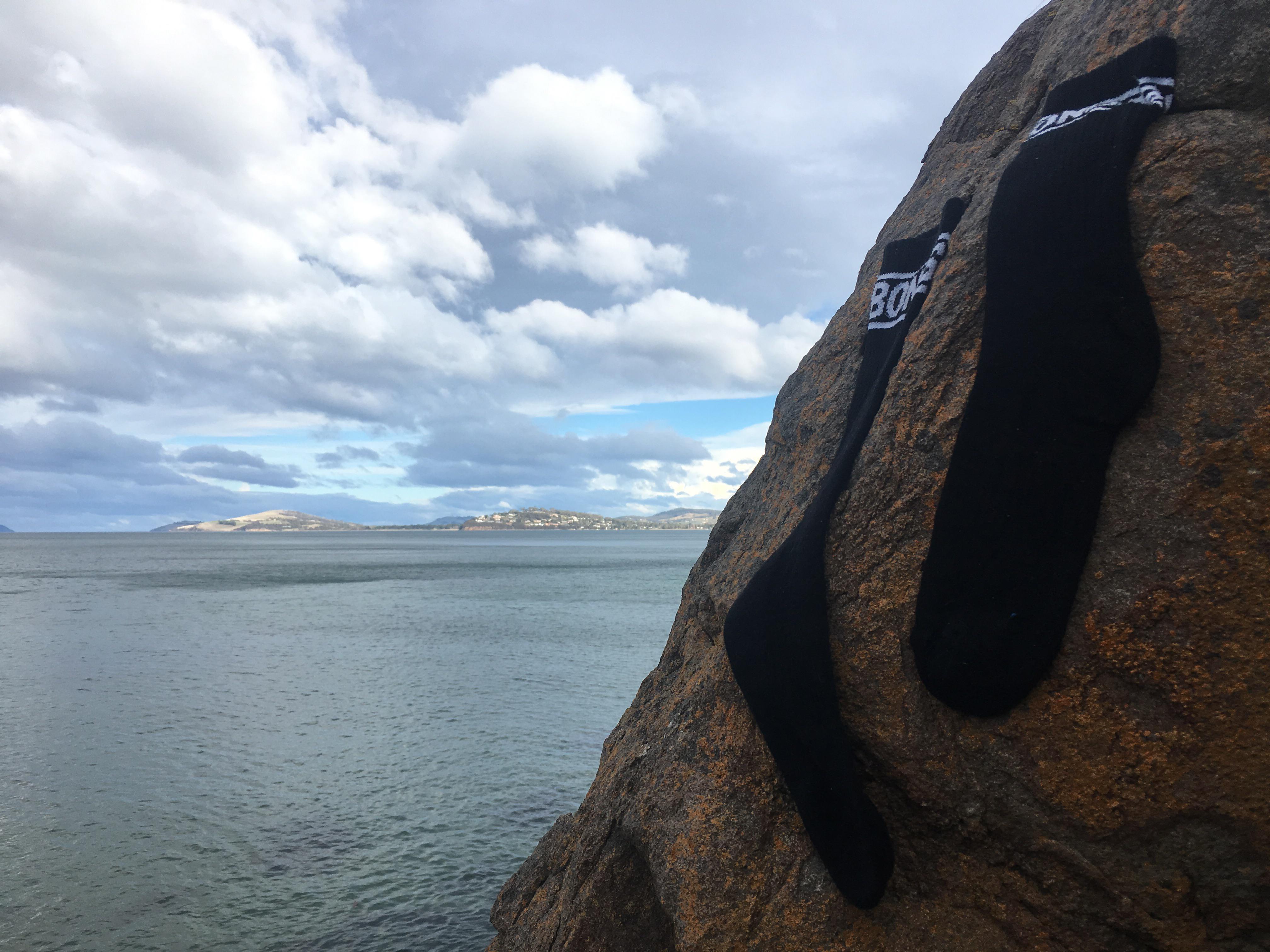 Chilling at the cliff | Scrolller