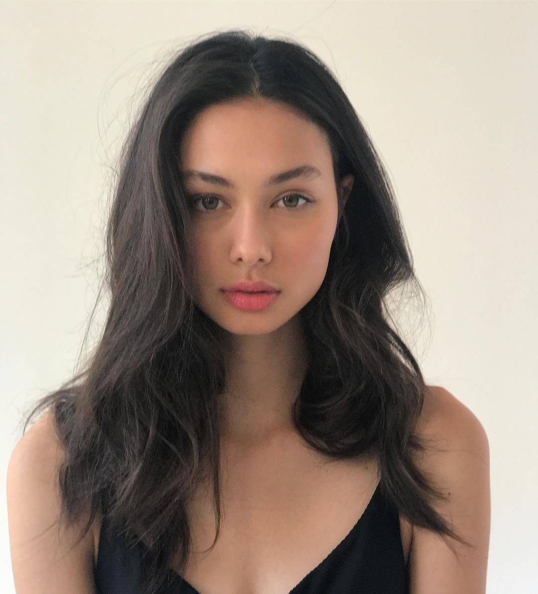 Chinese / Australian (White) | Scrolller