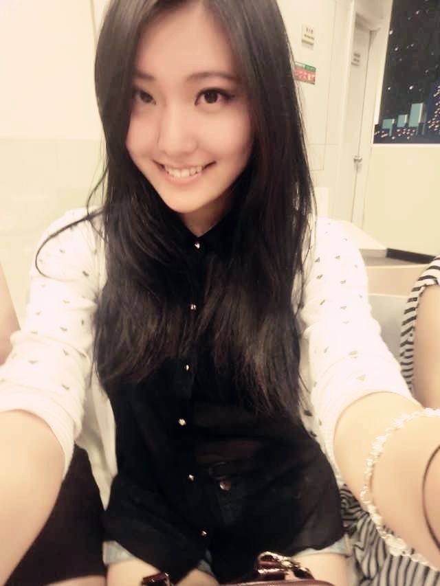 Chinese bombshell (x-post from r/RealChinaGirls) | Scrolller