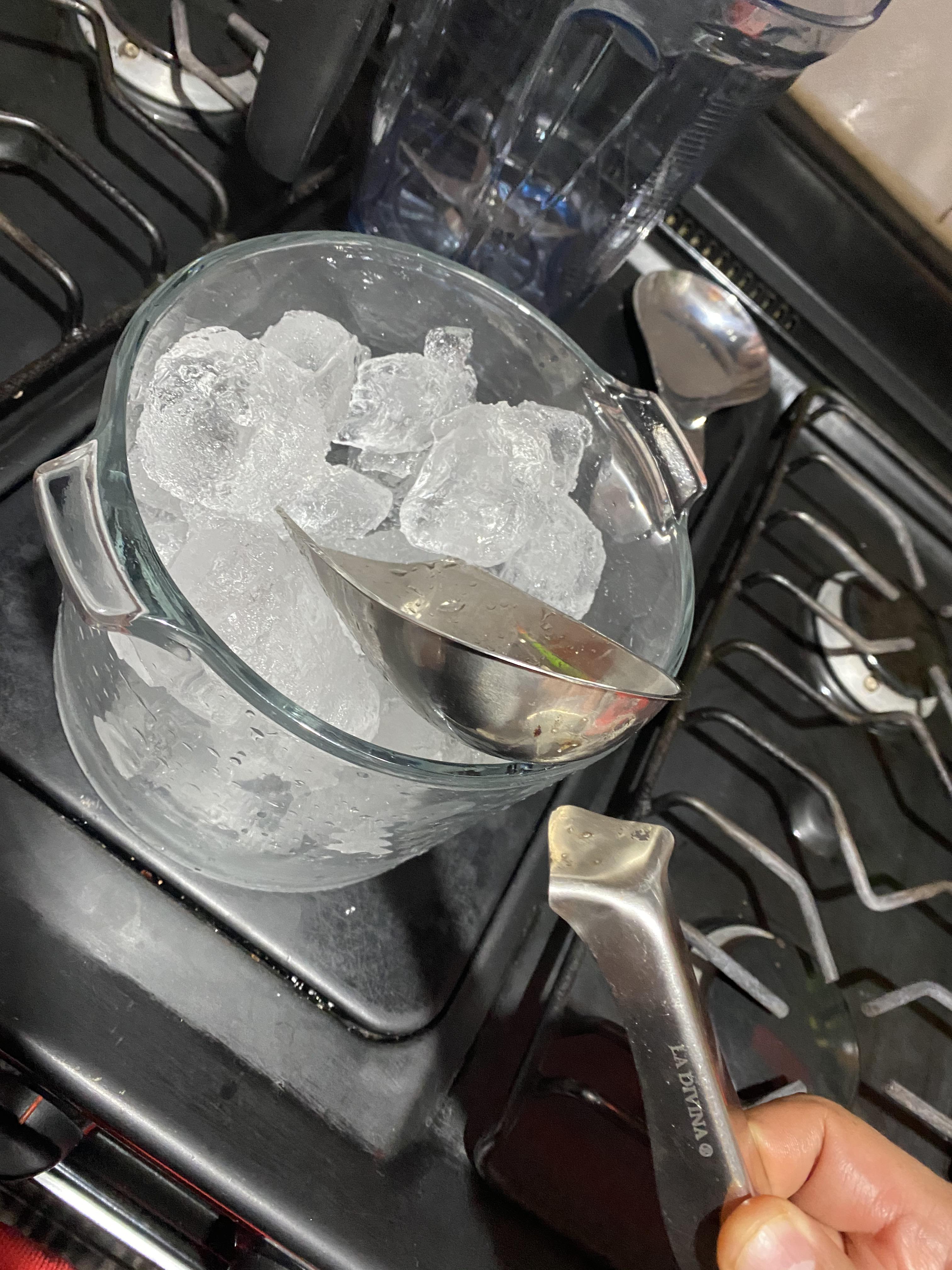 Chinesium ice scoop | Scrolller