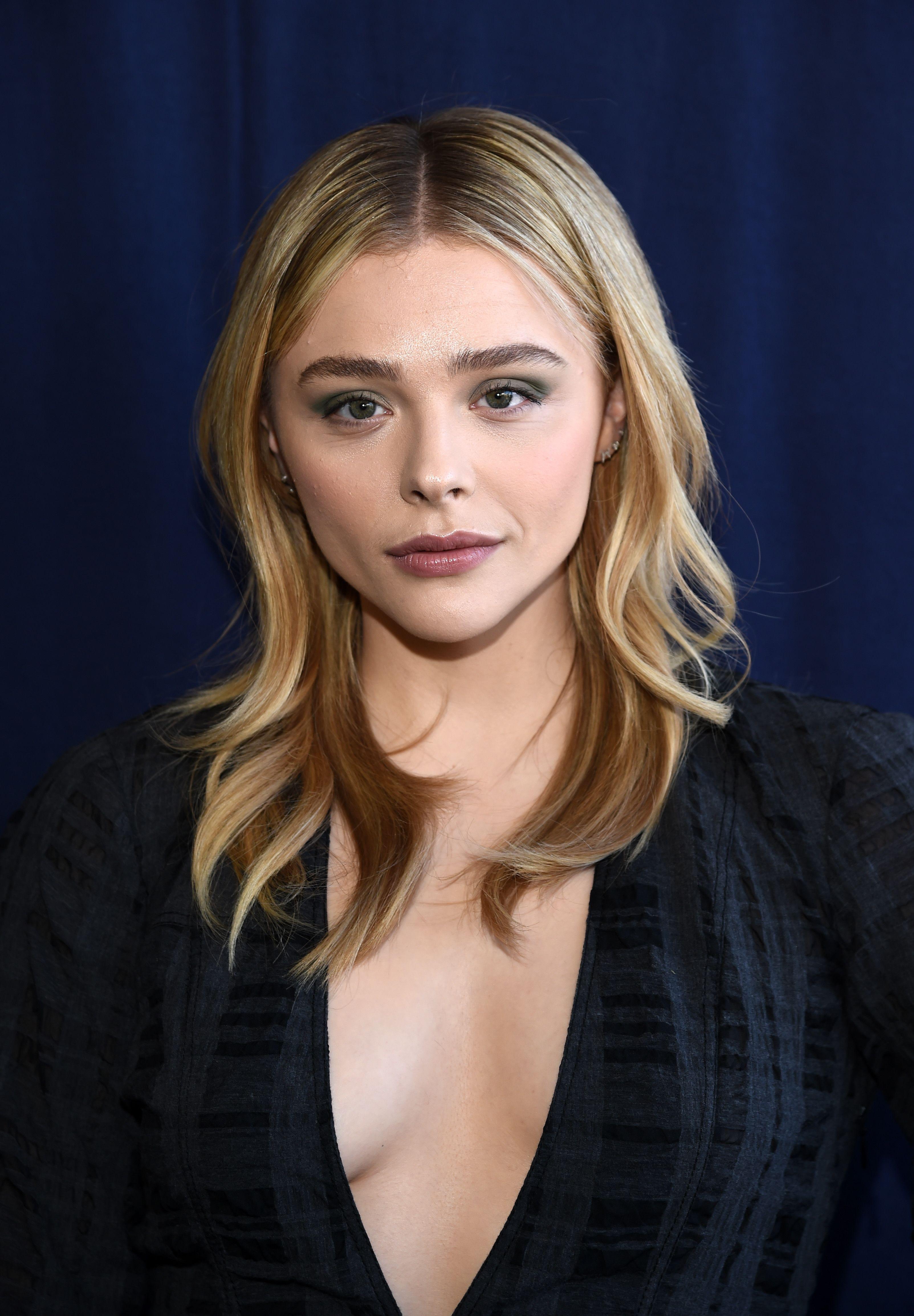 Let’s jerk off to Chloë Grace Moretz | Scrolller