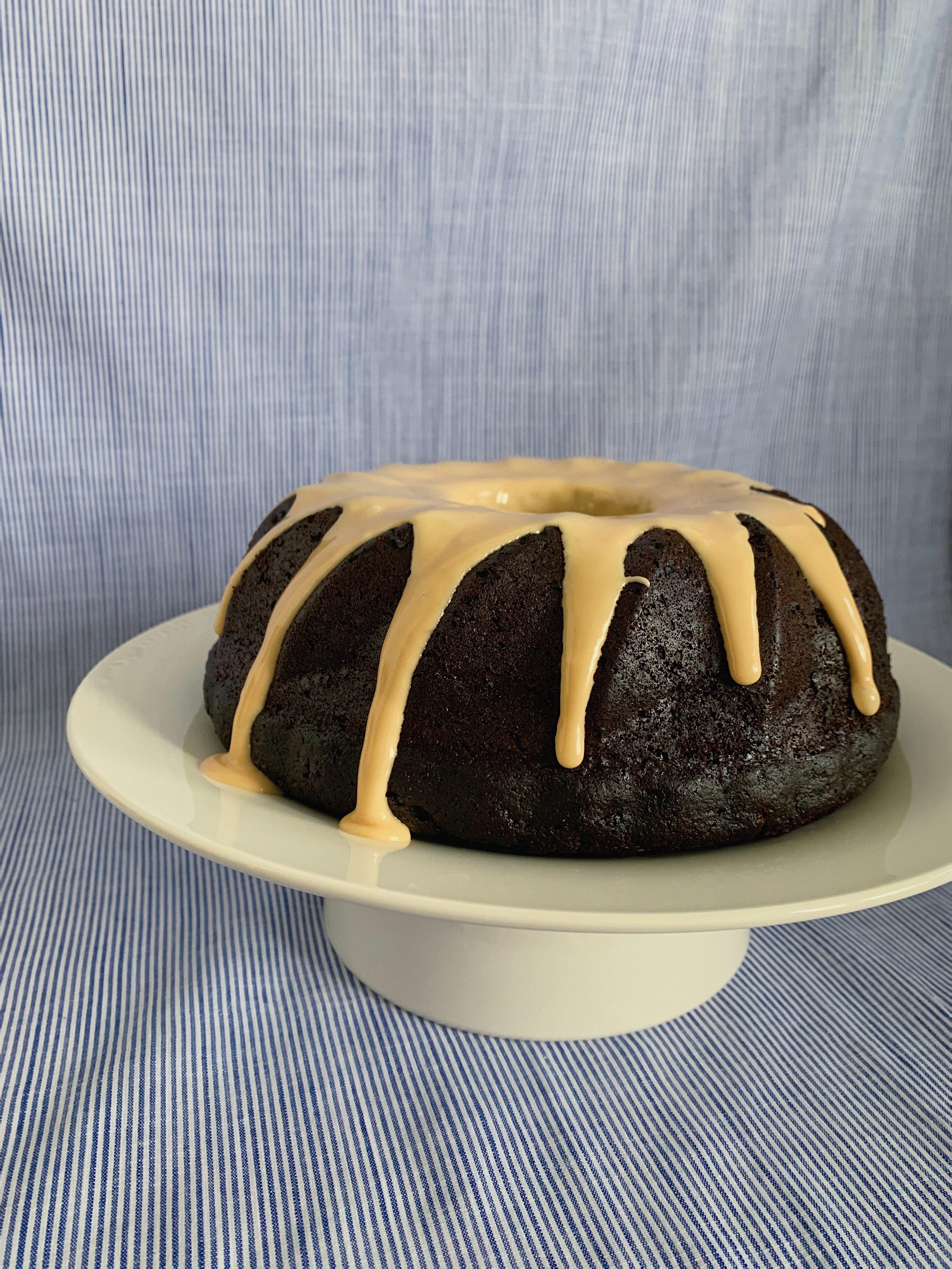 Chocolate bundt cake with coffee glaze | Scrolller
