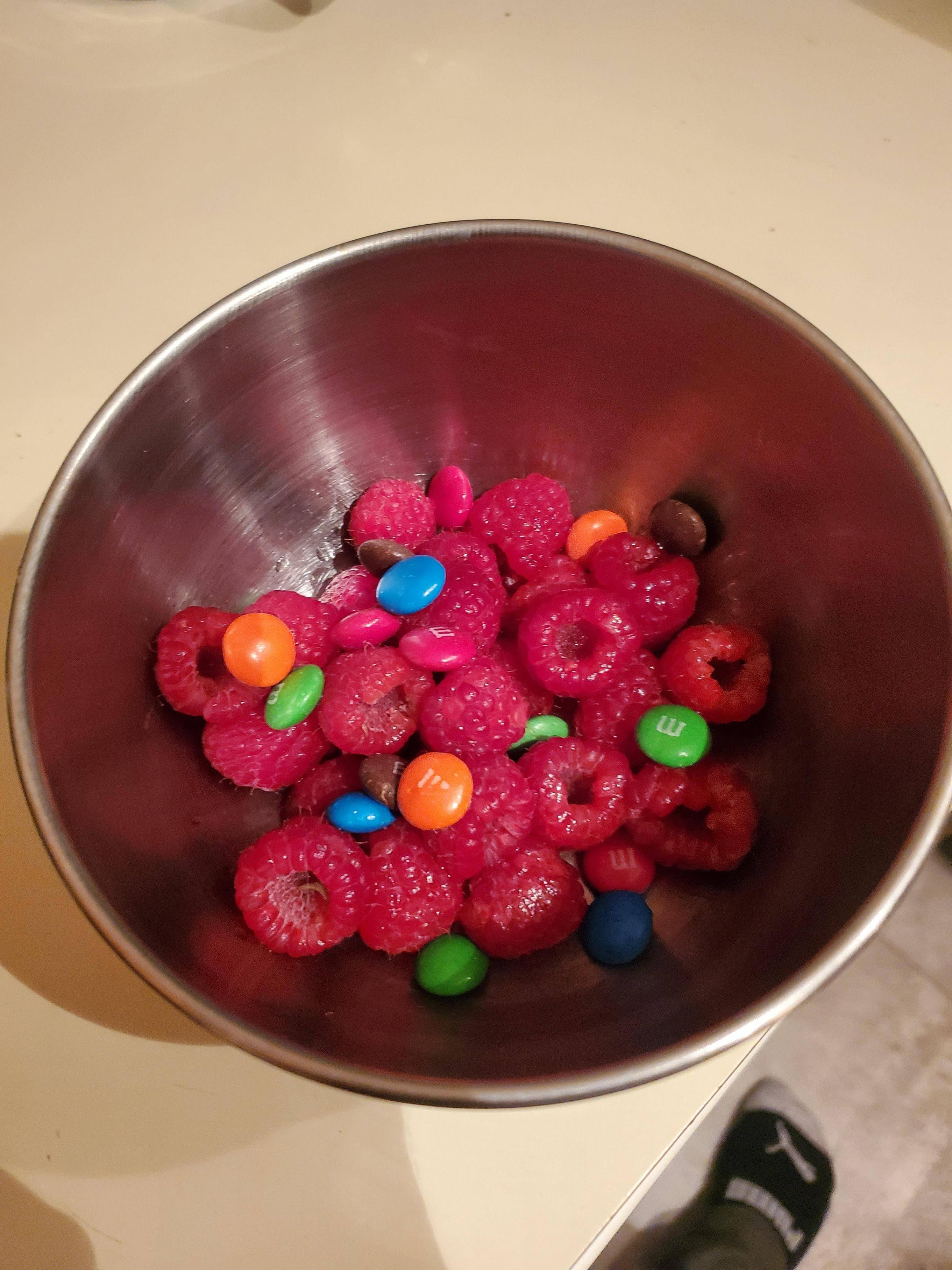 Chocolate-covered raspberries for dessert tonight | Scrolller